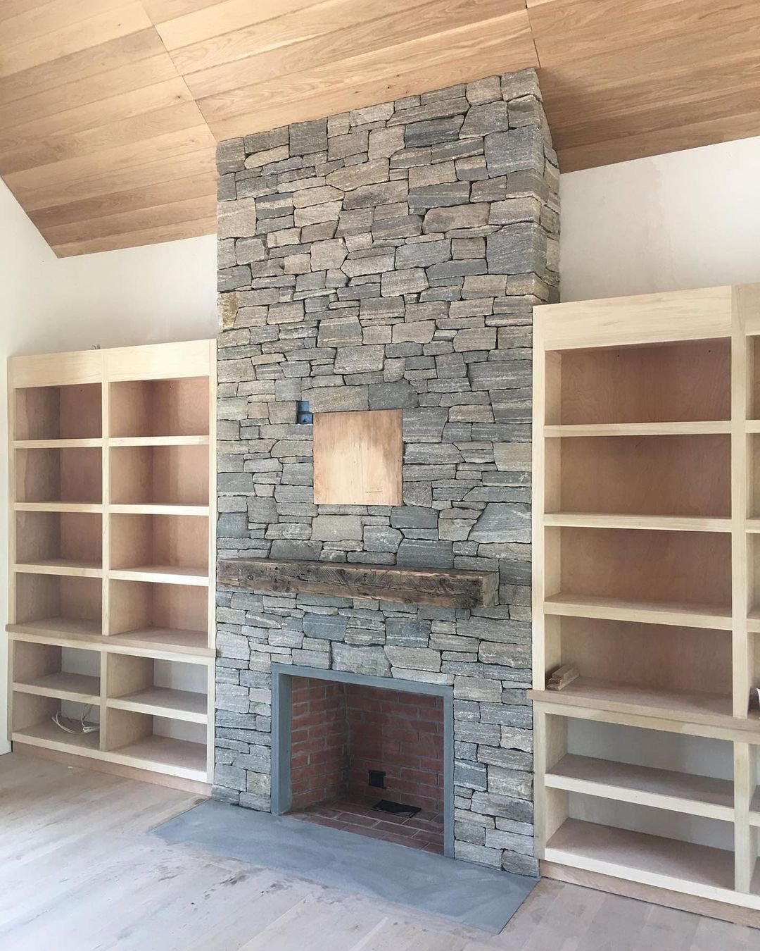3 Floor-to-Ceiling Fireplace Features Incorporating the Ashlar Pattern