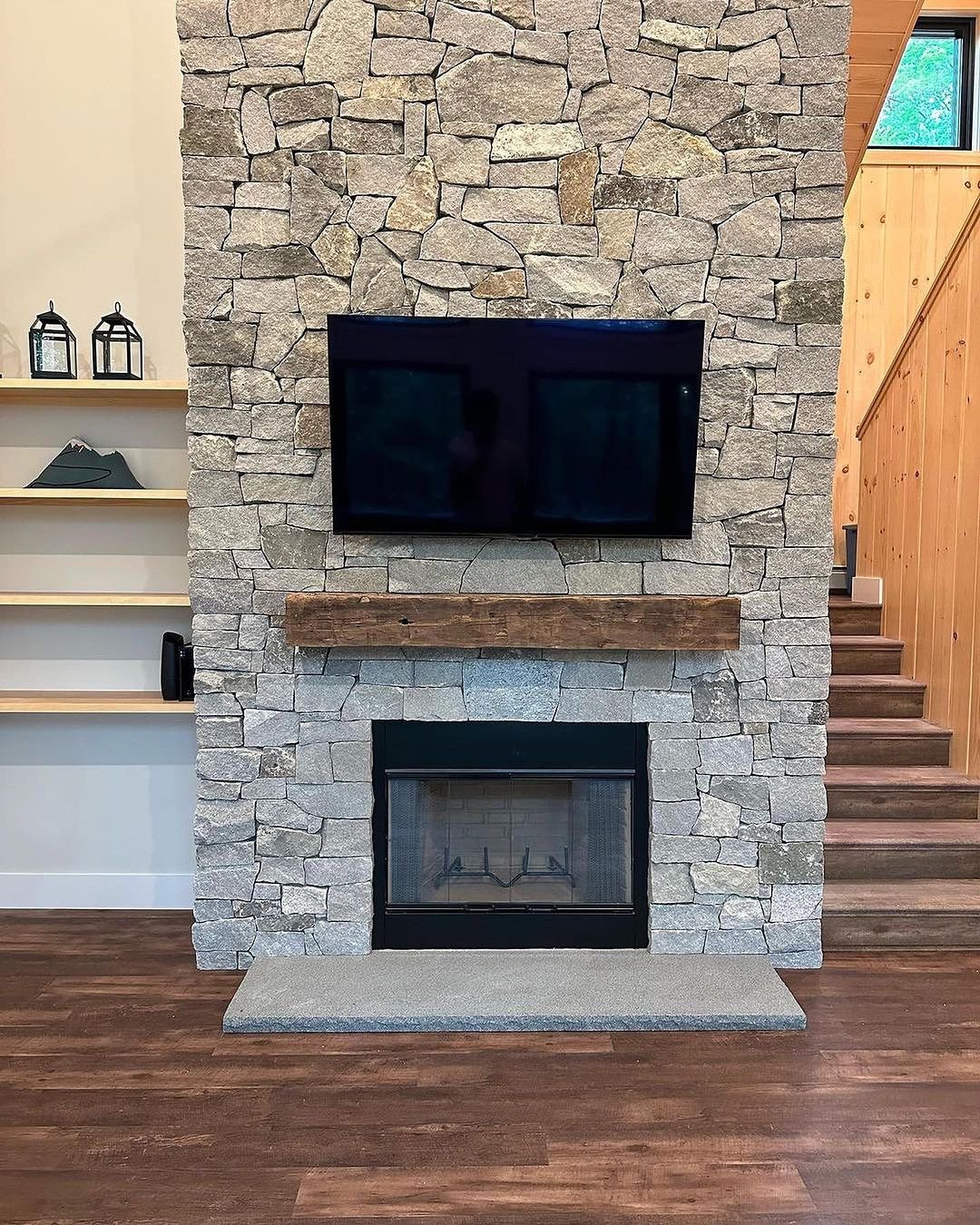 3 Floor-to-Ceiling Fireplace Features Incorporating the Ashlar Pattern