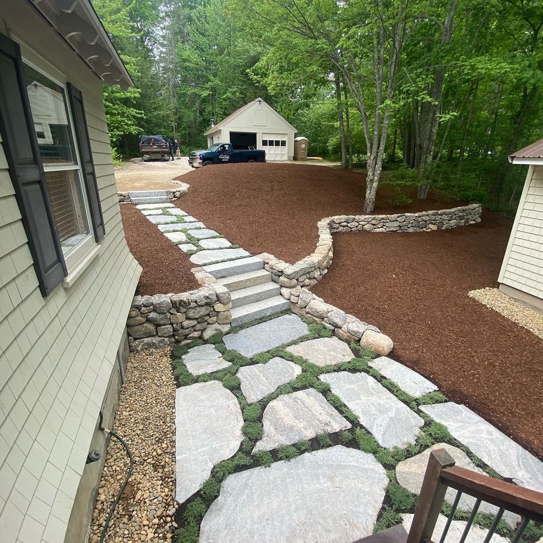 4 Backyard Trends That Incorporate Natural Stone