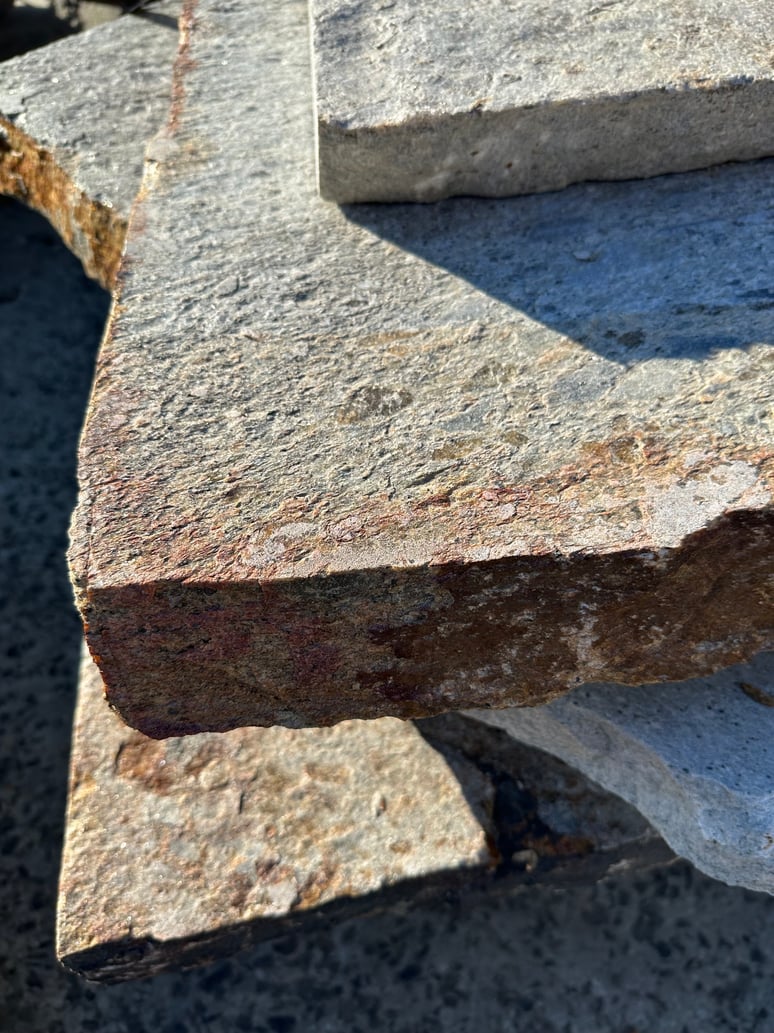 Product Spotlight: Colonial Tan and Spruce Mountain Sawn Flagstone