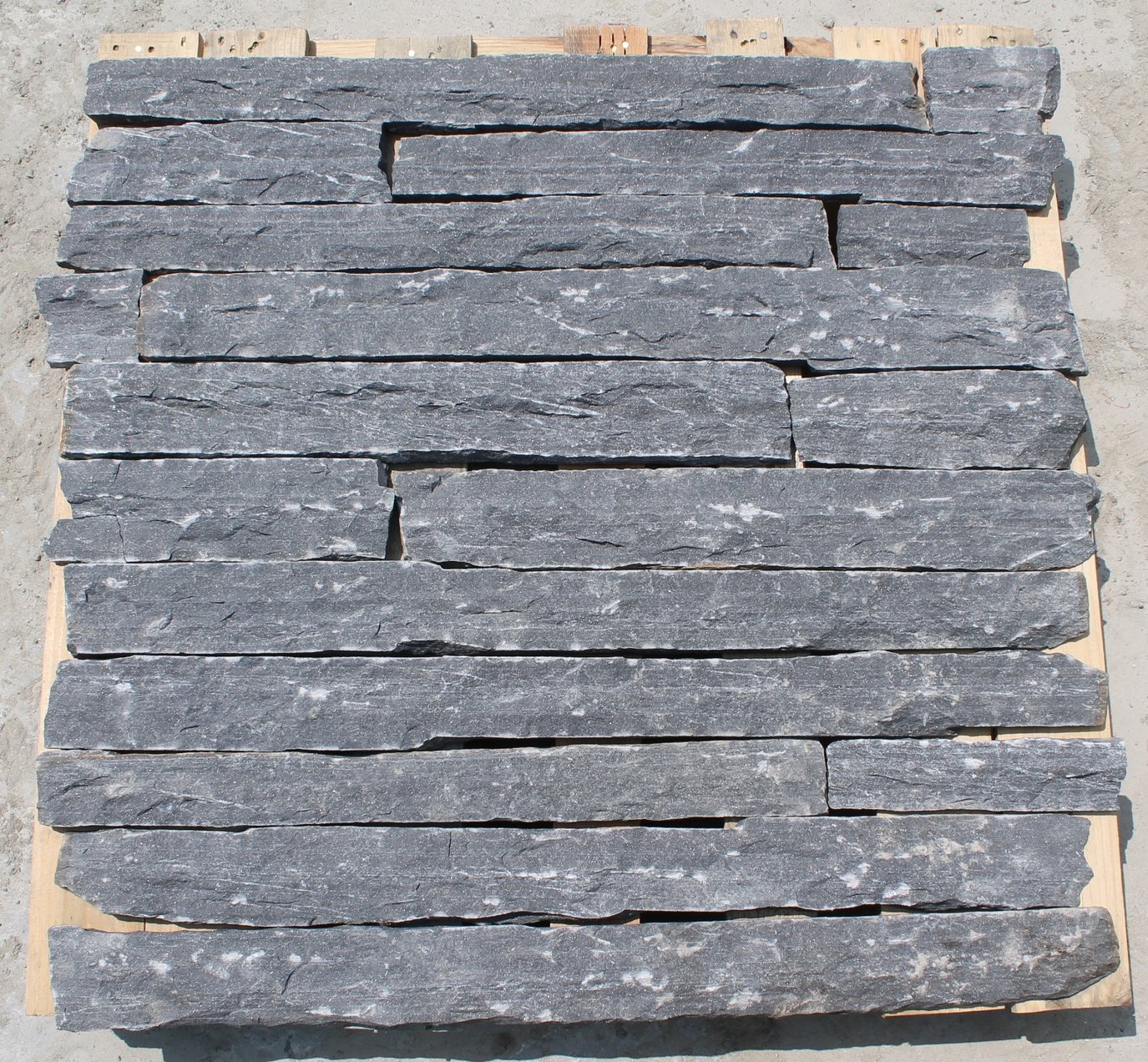 3 Ways Linear Stone Veneer Can Impact a Design Project