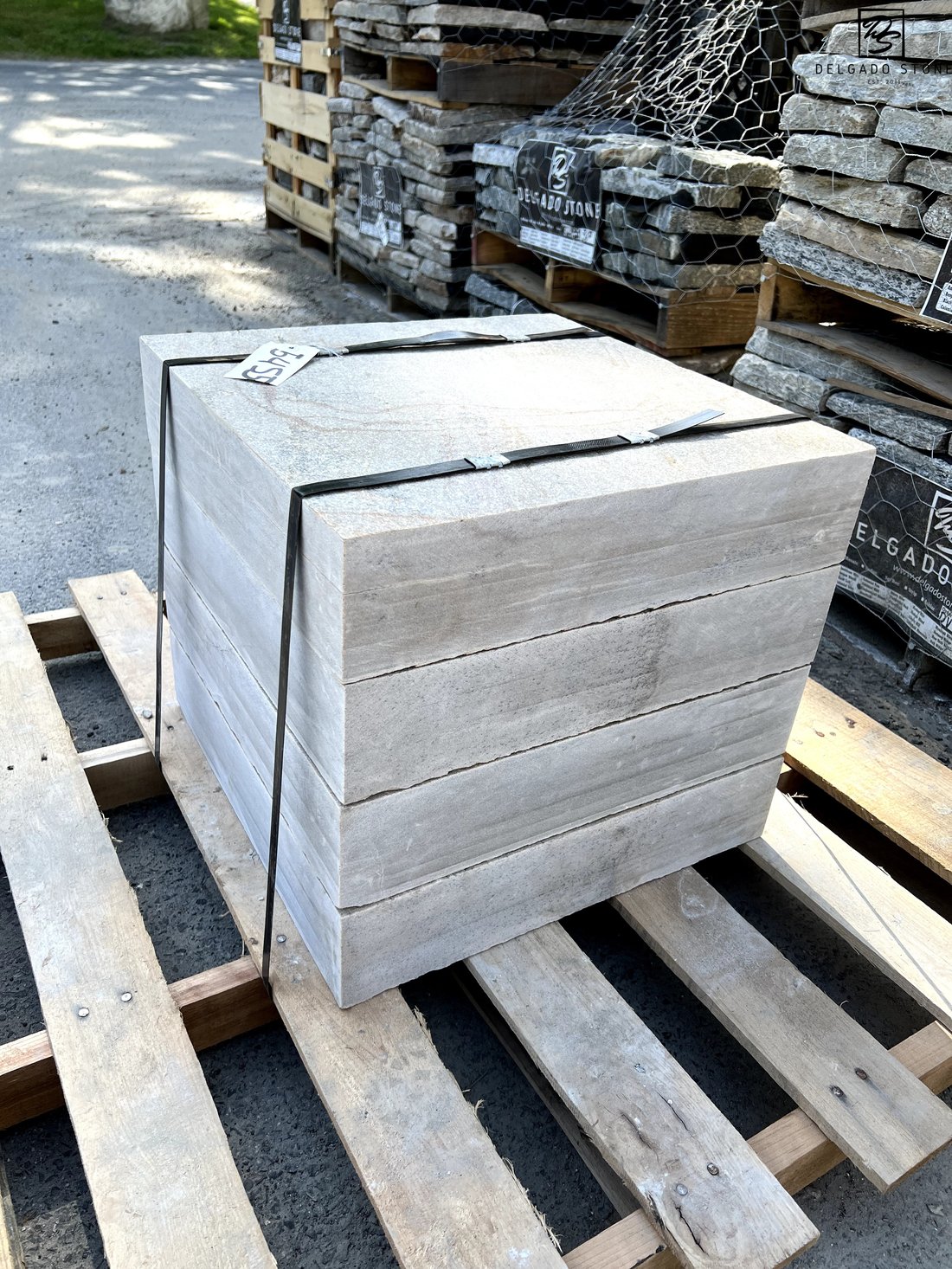 Product Spotlight: Sterling Tan Thinstone, Flagstone, and More!