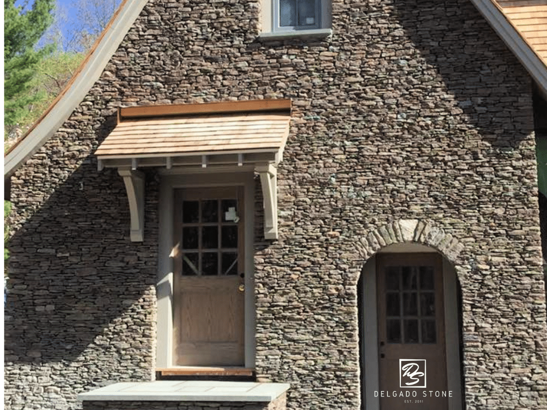 Fieldstone Dark Natural Stone Veneer - Delgado Stone