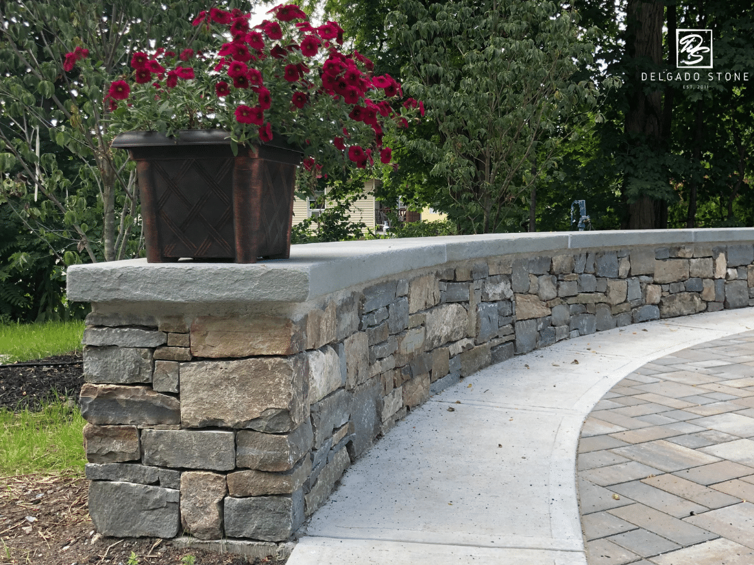 Fieldstone Dark Natural Stone Veneer - Delgado Stone
